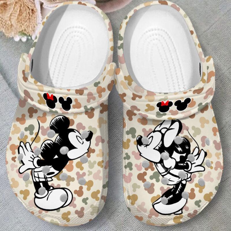 Kissing Mickey Mouse And Minnie Clogs - Design by Crocodile